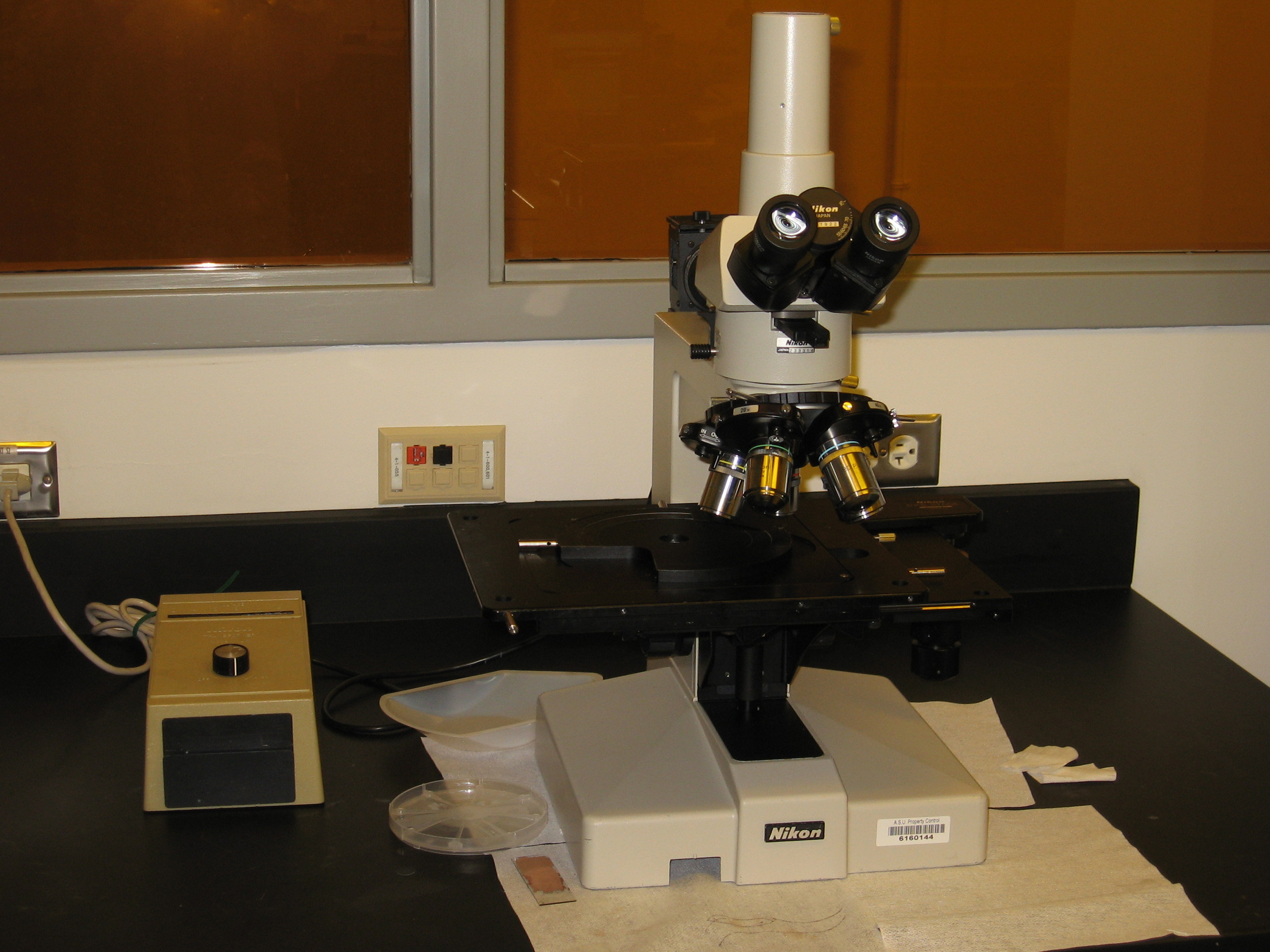 Nikon Optiphot Microscope – Posner Research Group